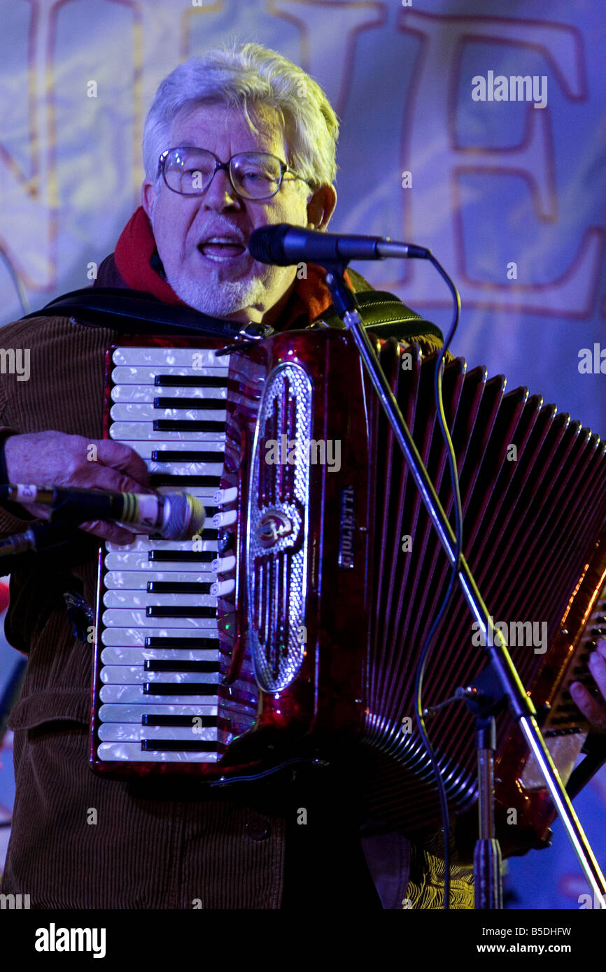 Man wobble board hi-res stock photography and images - Alamy