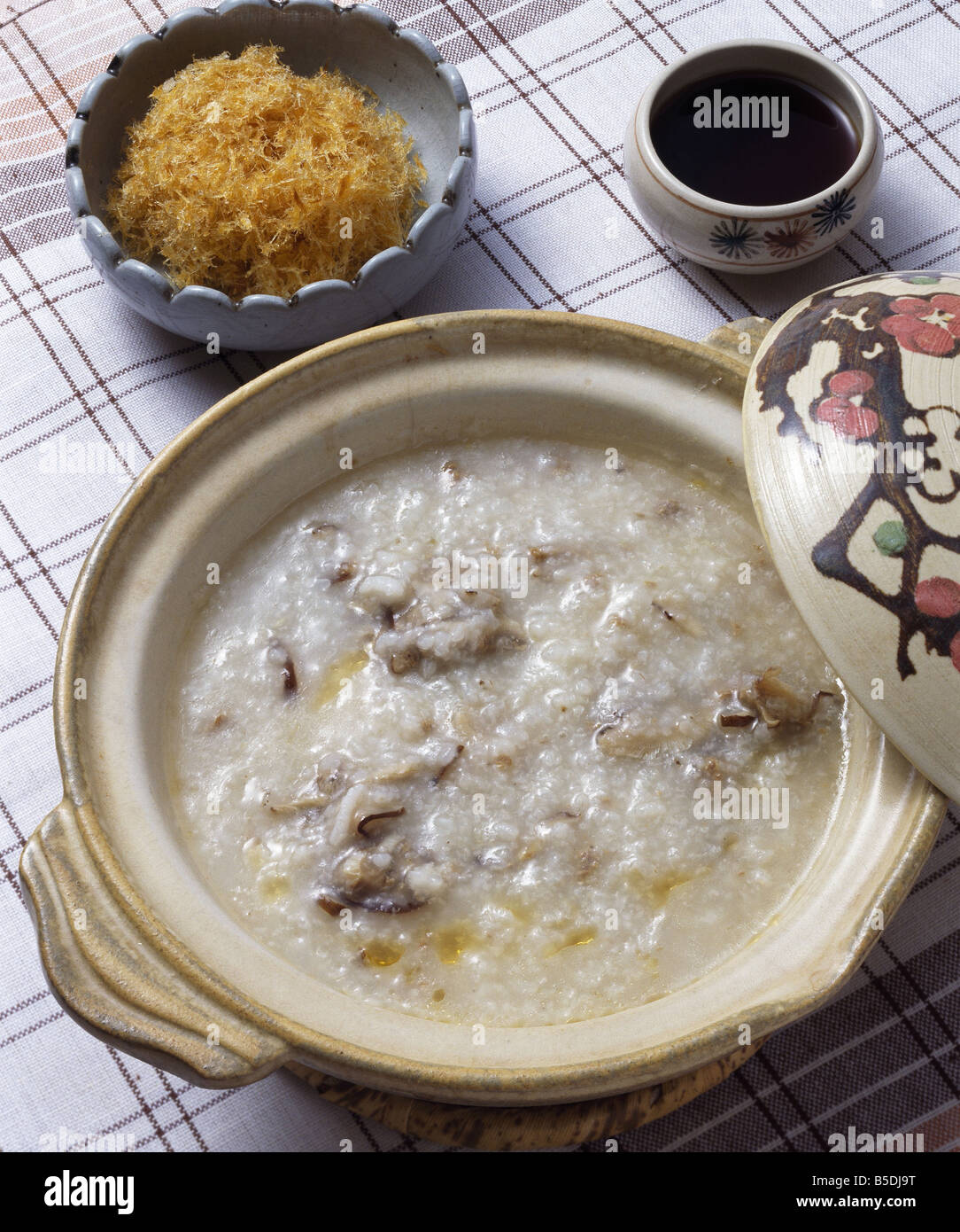 Korean Gruel and Noodle Stock Photo - Alamy