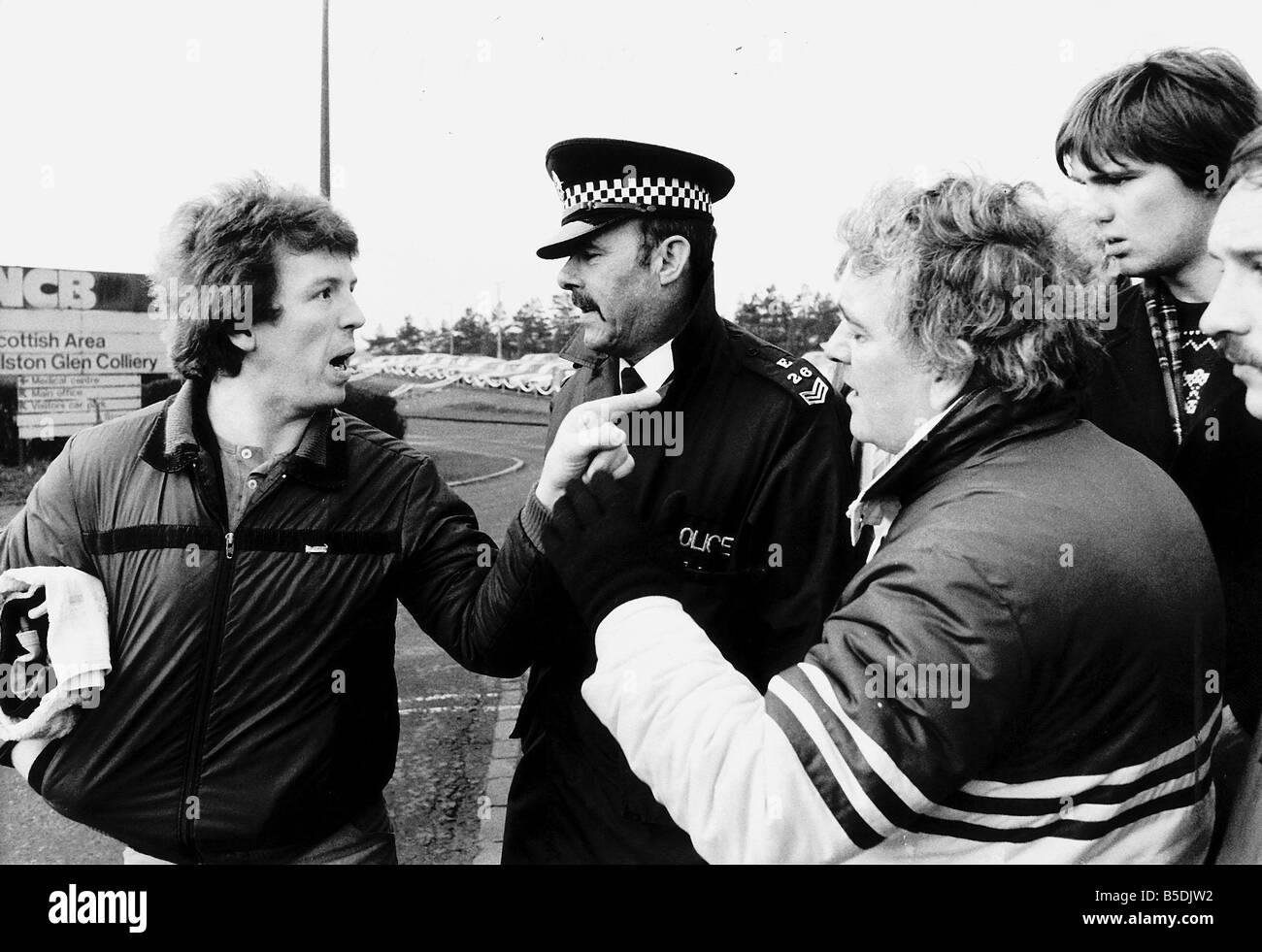 Miners strike 1984 Bilston Glen miners arguing with each other police ...