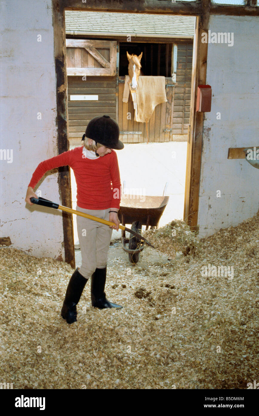 Mucking out hi-res stock photography and images - Alamy