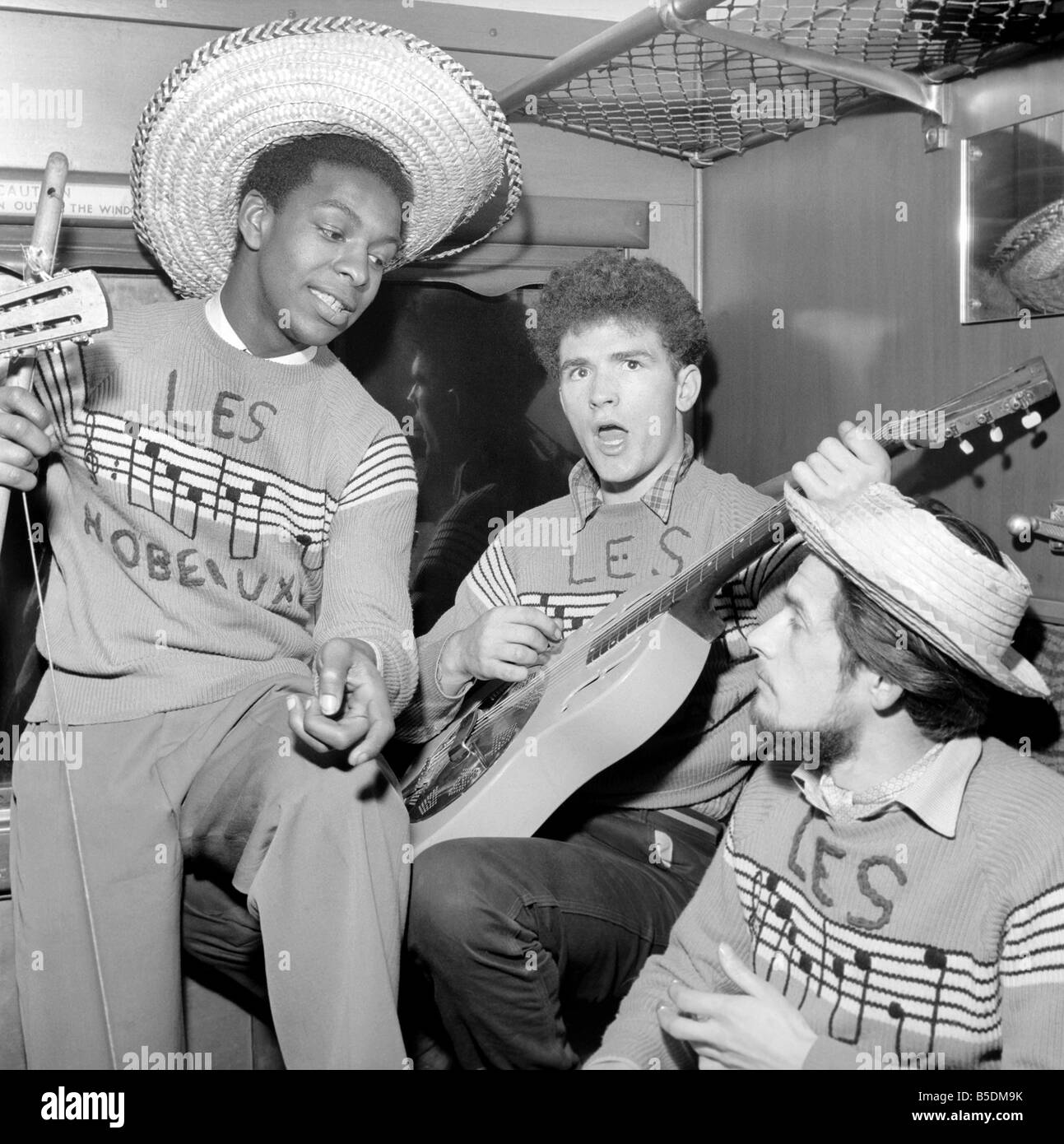Skiffle group hi-res stock photography and images - Alamy