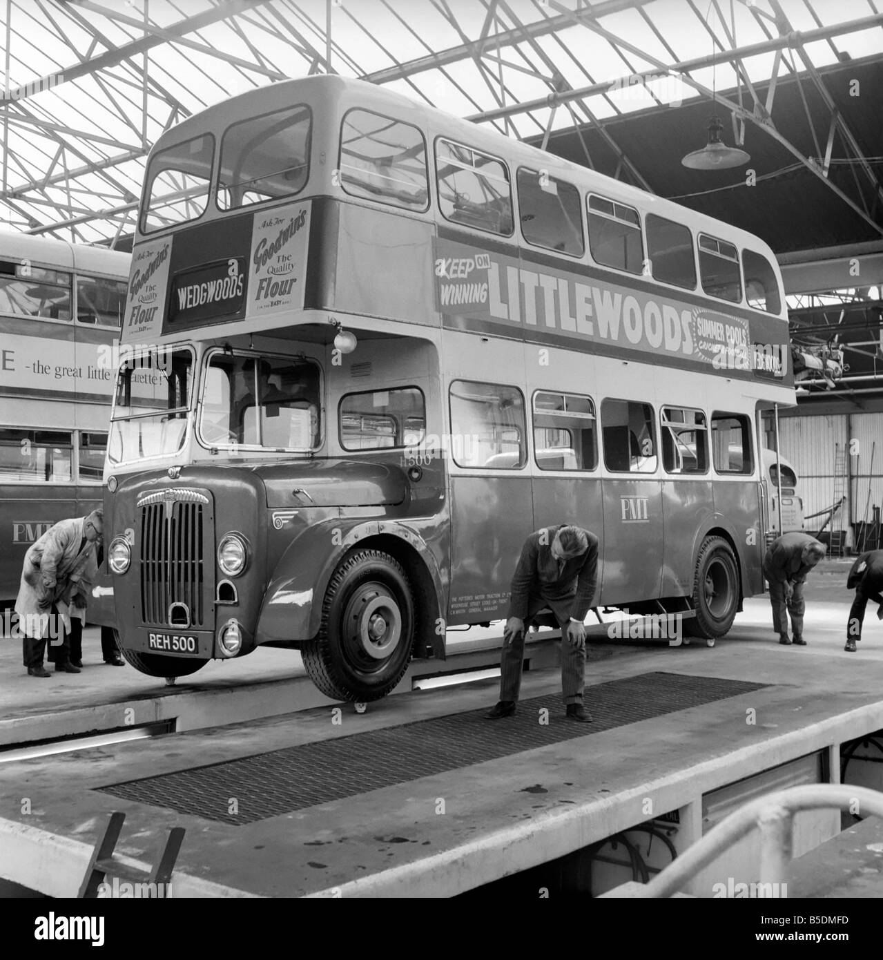 1950s bus hi-res stock photography and images - Alamy