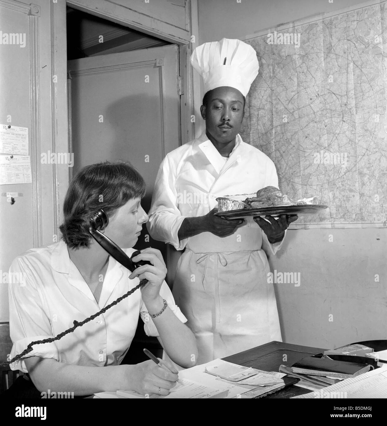 1950s chef kitchen hi-res stock photography and images - Alamy