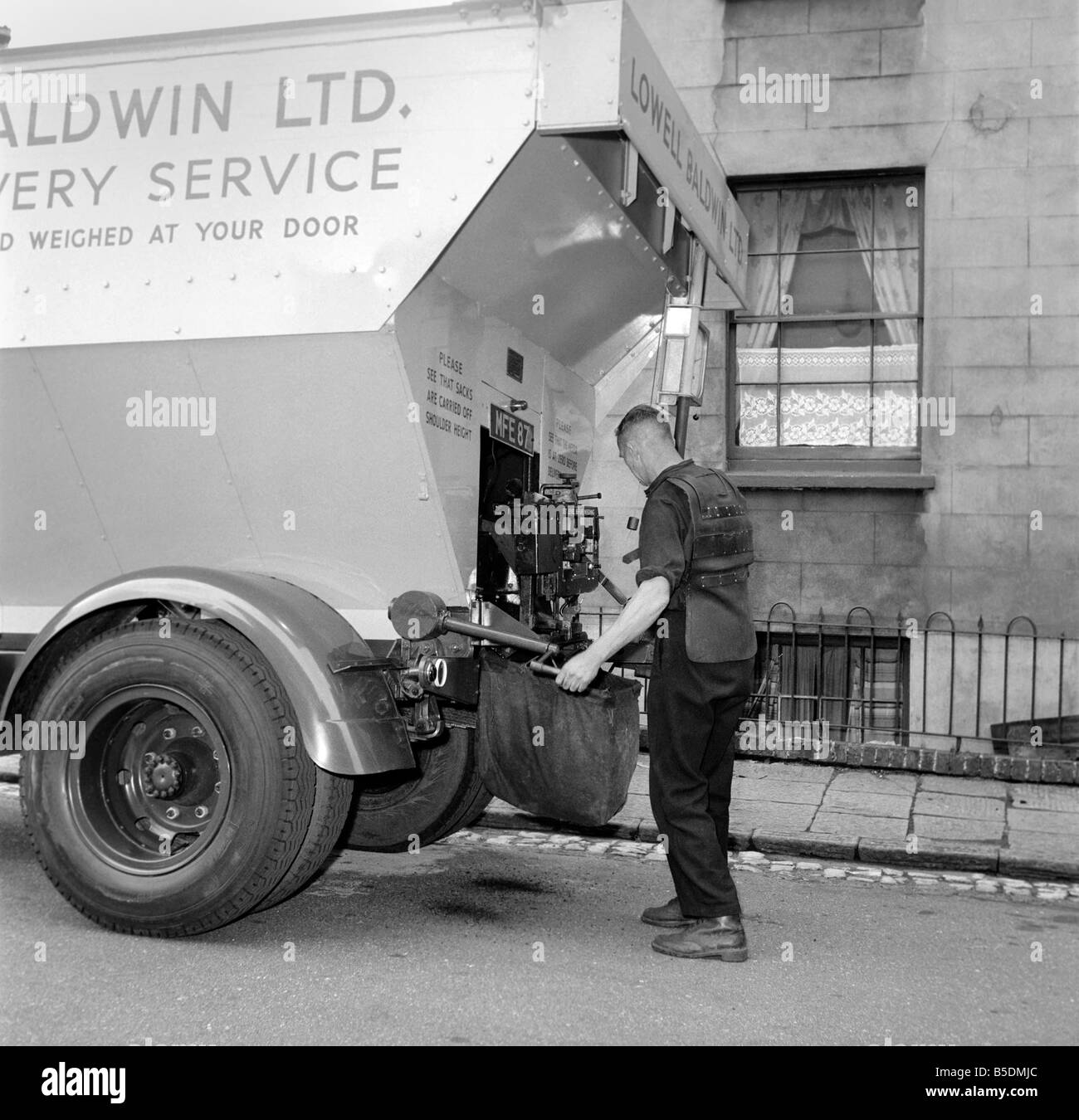 Delivery and 1950s hi-res stock photography and images - Alamy