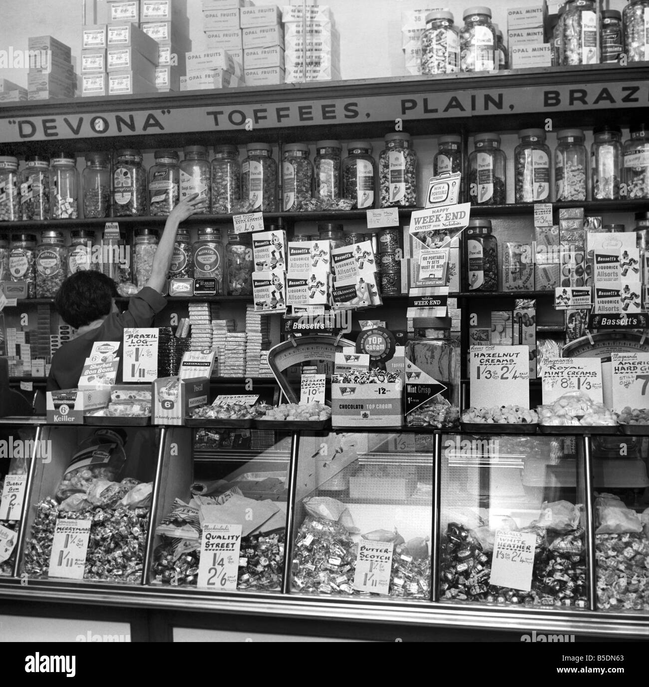 Shopping 009 Black and White Stock Photos & Images - Alamy