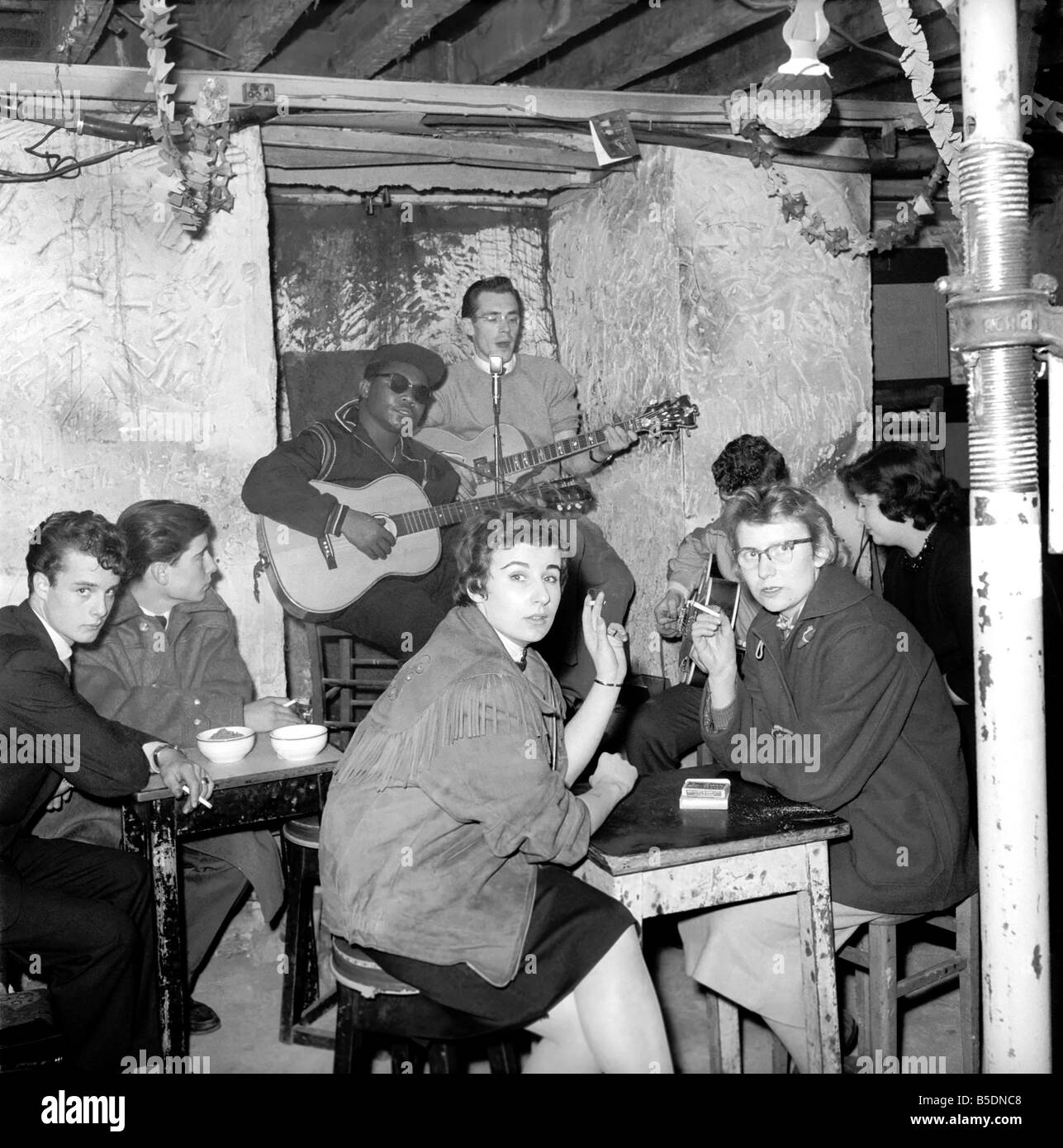 London 1950s nightclub hi-res stock photography and images - Alamy