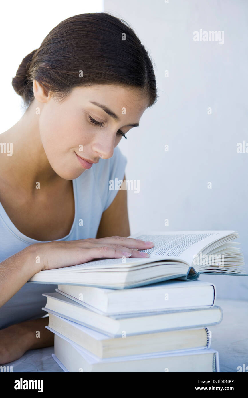 Book stack reading hi-res stock photography and images - Alamy
