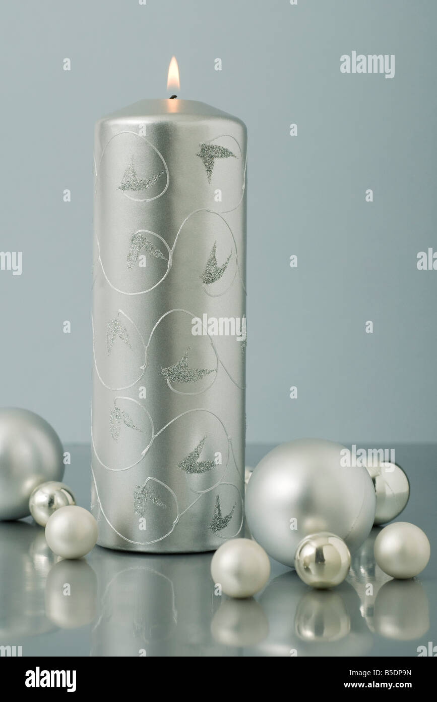 Silver reflective backgrounds hi-res stock photography and images - Alamy