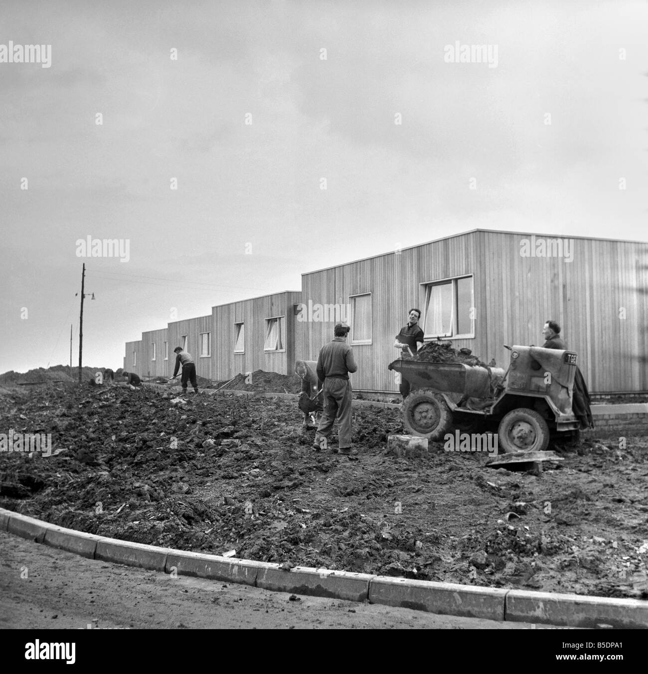 New housing estate being built on the edge of the new Cumbernauld Town ...