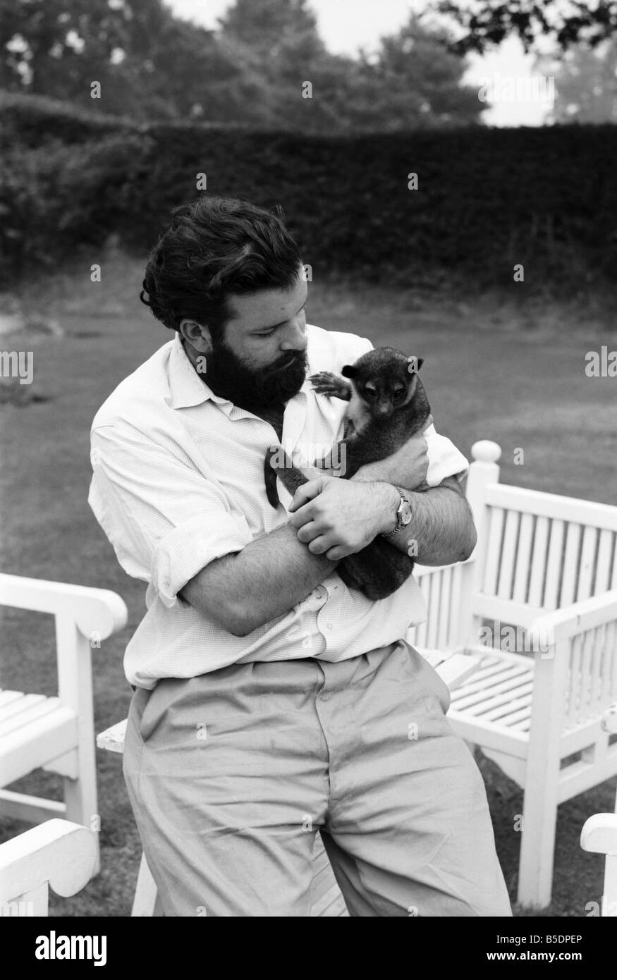 TV Zoologist Grahame Dangerfield. 1963 A978-003 Stock Photo - Alamy