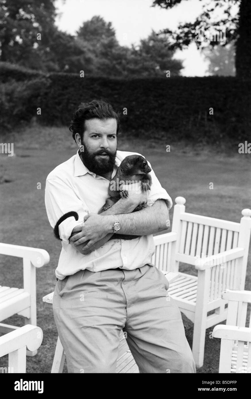 TV Zoologist Grahame Dangerfield. 1963 A978-007 Stock Photo - Alamy