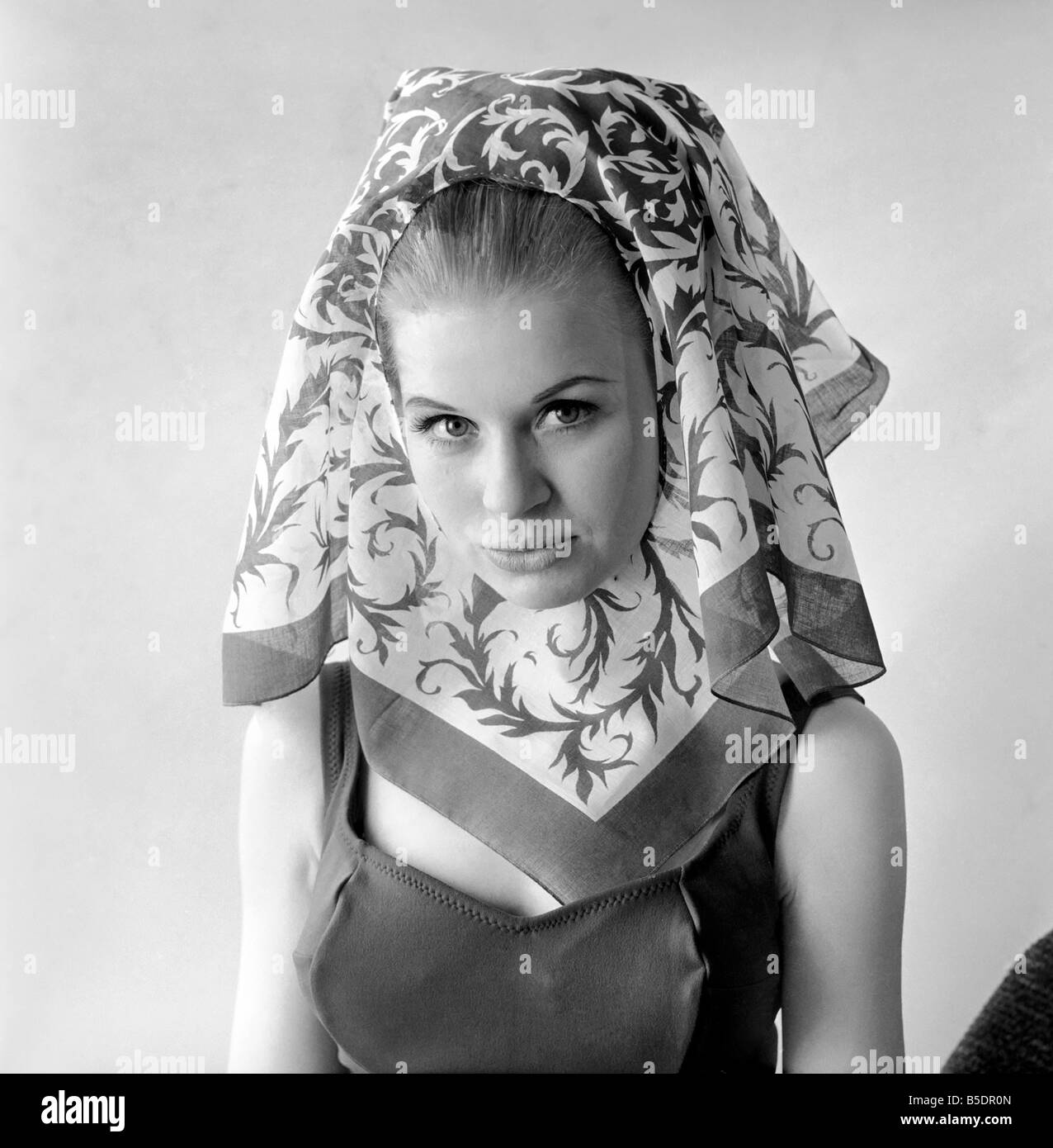 Clothing: Fashion: Headscarf. 1966 B1921-002 Stock Photo - Alamy