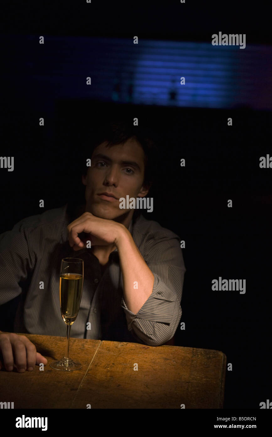 Man under spotlight hi-res stock photography and images - Alamy