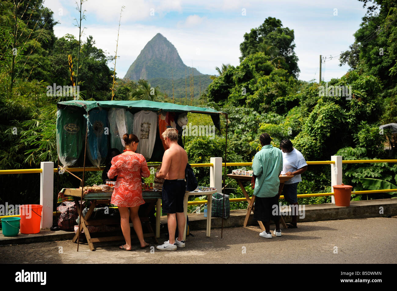 Caribbean souvenir stalls hi-res stock photography and images - Alamy