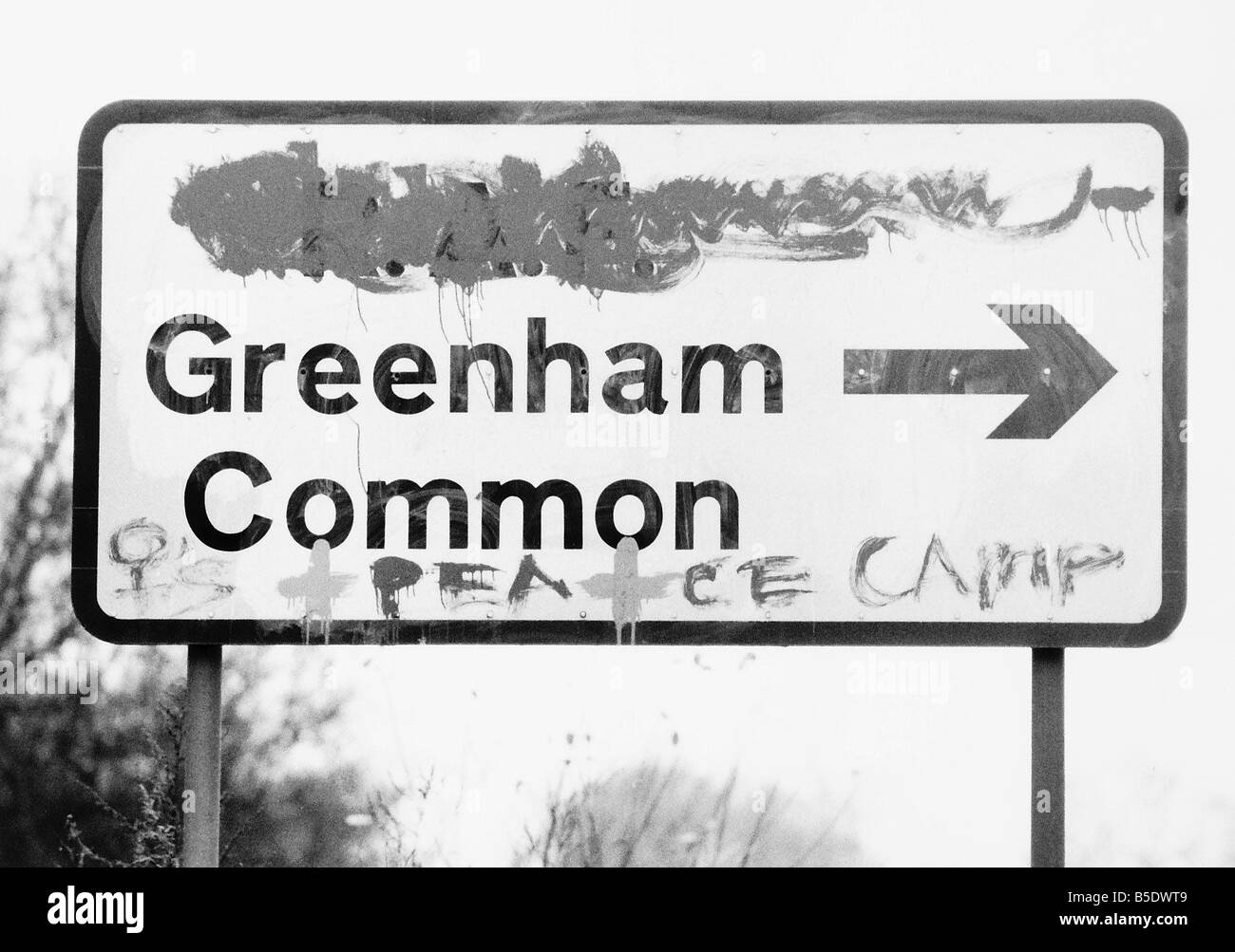 Greenham common peace sign hi-res stock photography and images - Alamy