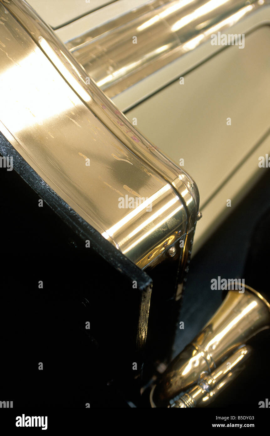 Brass radiator hi-res stock photography and images - Alamy