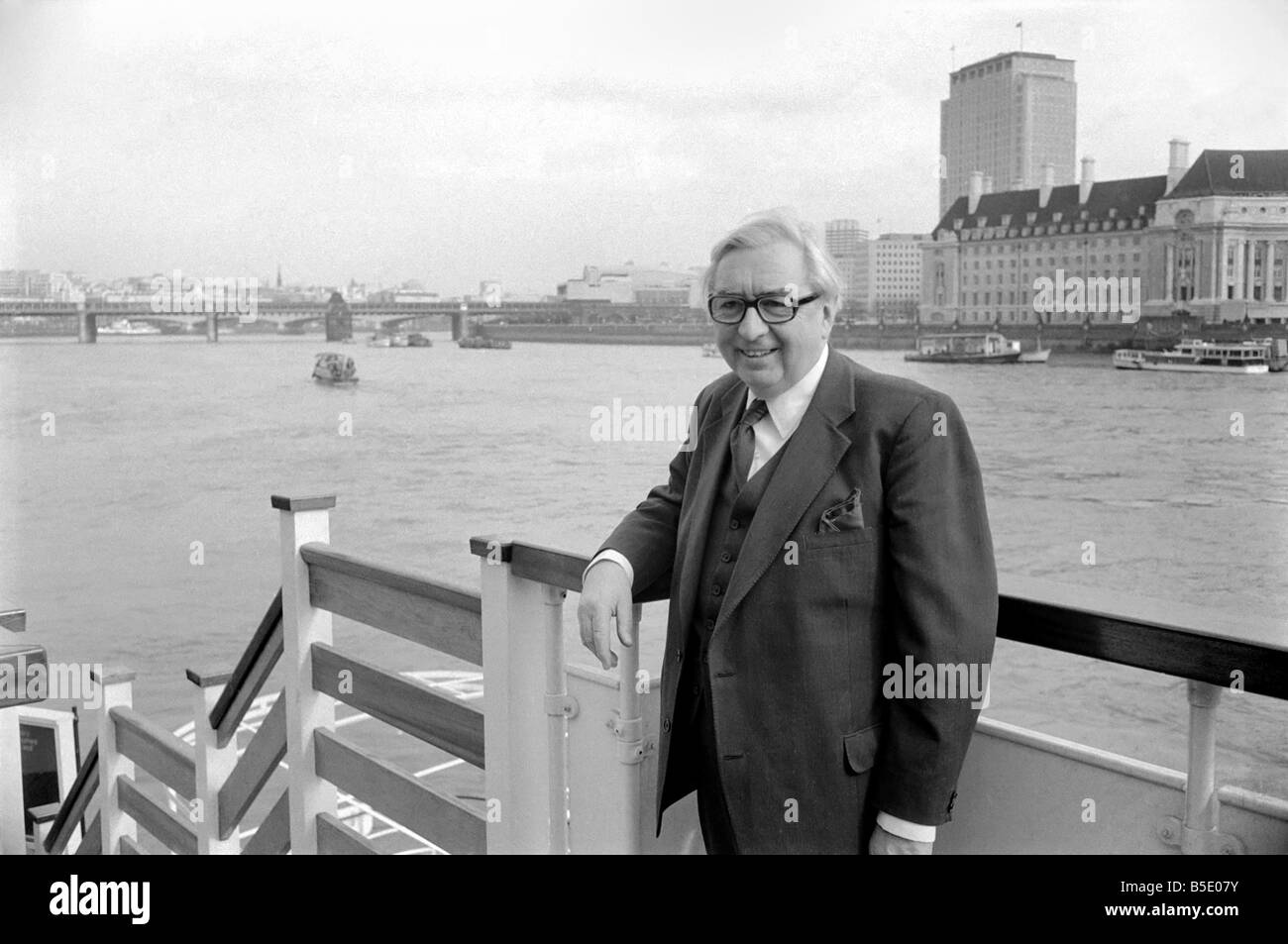 Lord thames river hi-res stock photography and images - Alamy