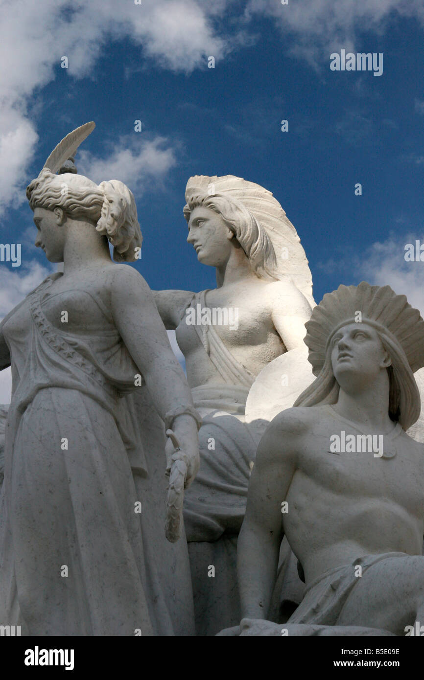 Albert Memorial, Hyde Park, London, statue depicting the Americas on ...