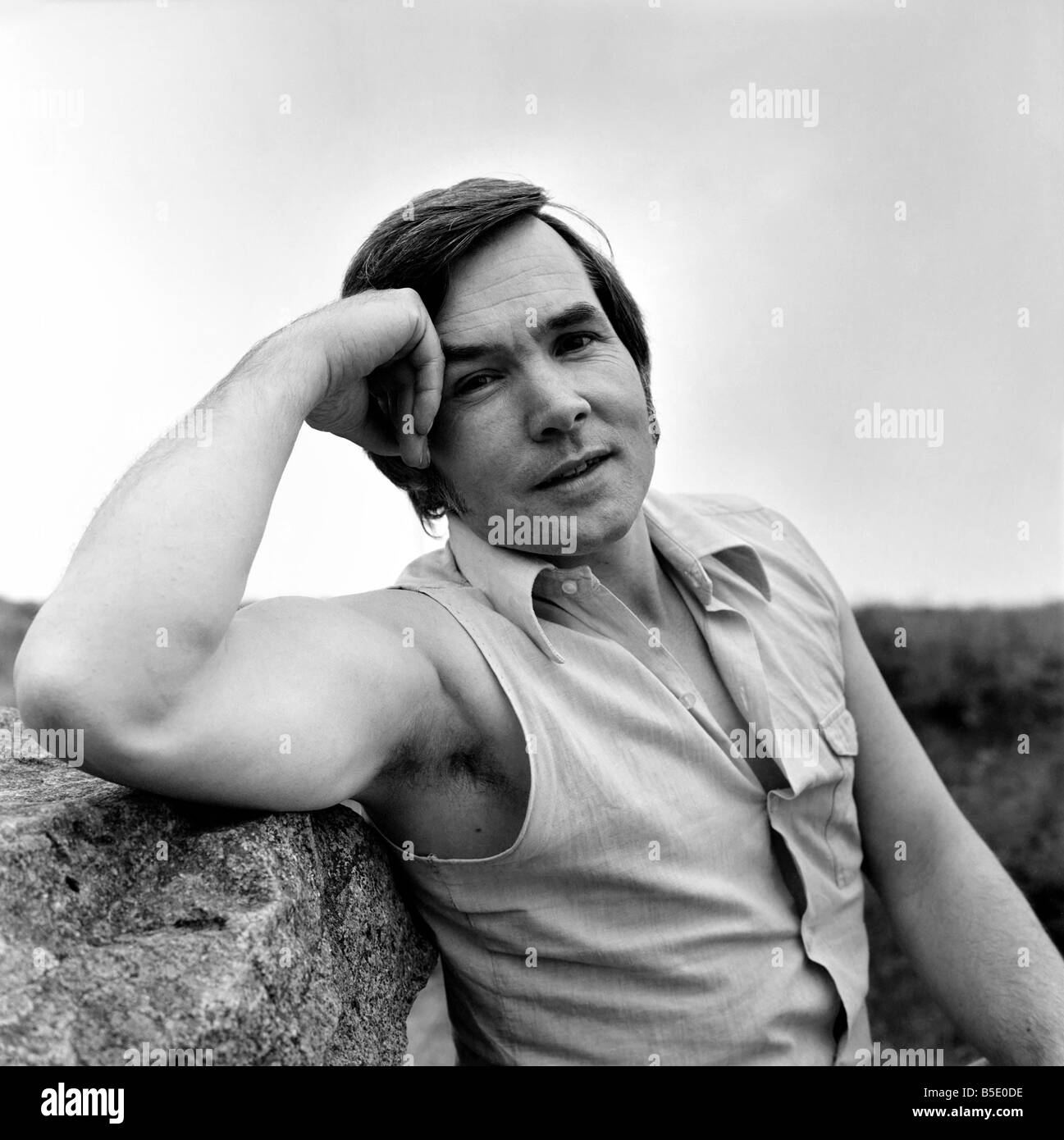 Pop Singer: Ricky Vallance. June 1975 Stock Photo - Alamy