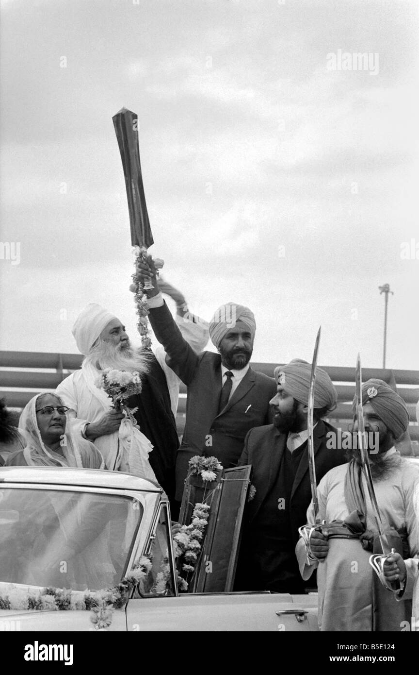 Sikh weapons hi-res stock photography and images - Alamy