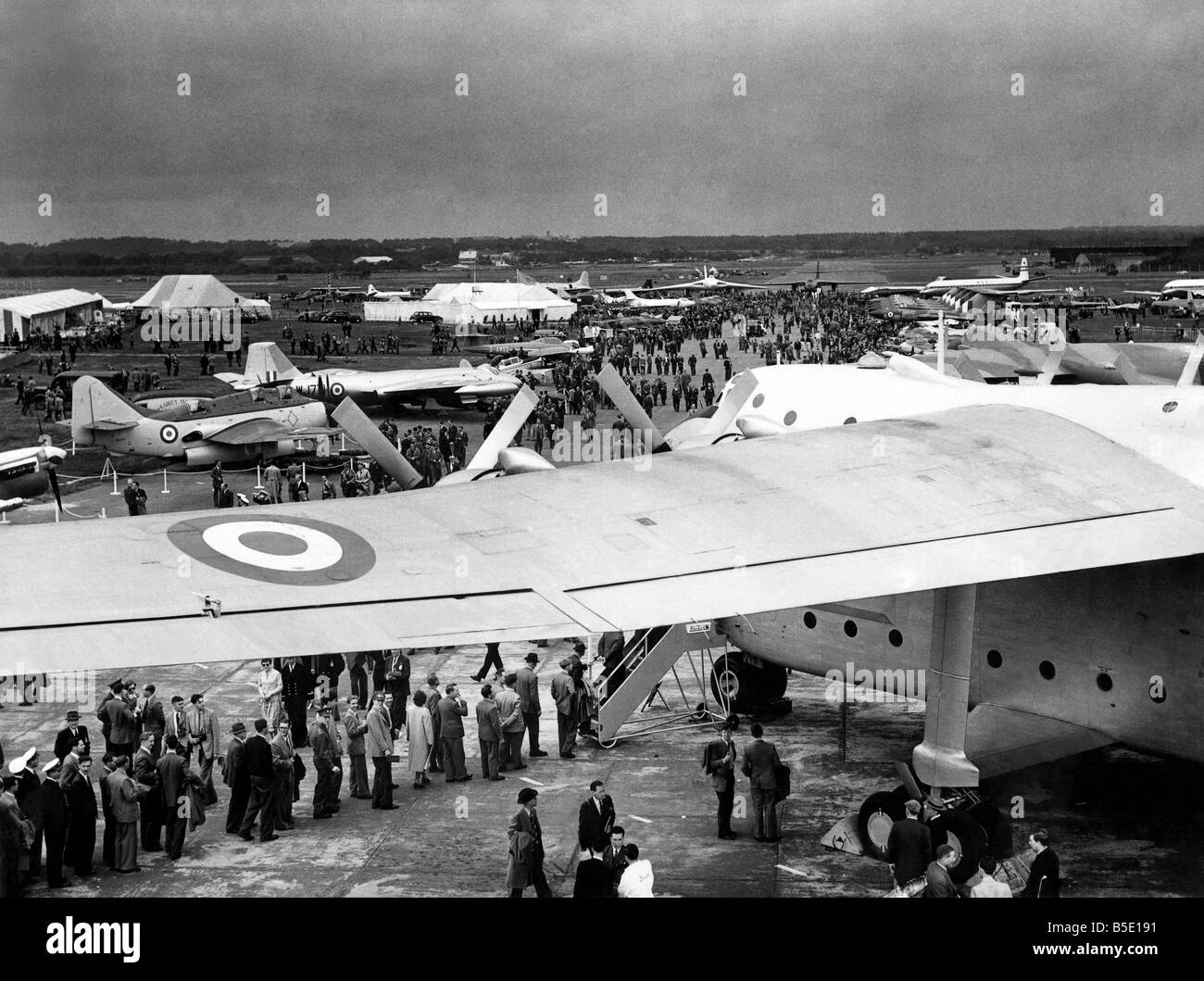 1950s flight hi-res stock photography and images - Alamy