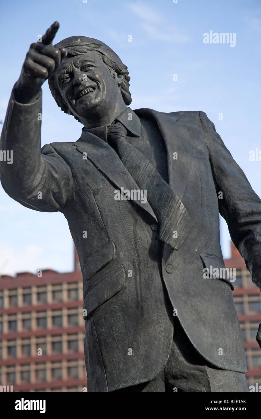 Statue of Sir Bobby Robson Ipswich Suffolk England Stock Photo - Alamy