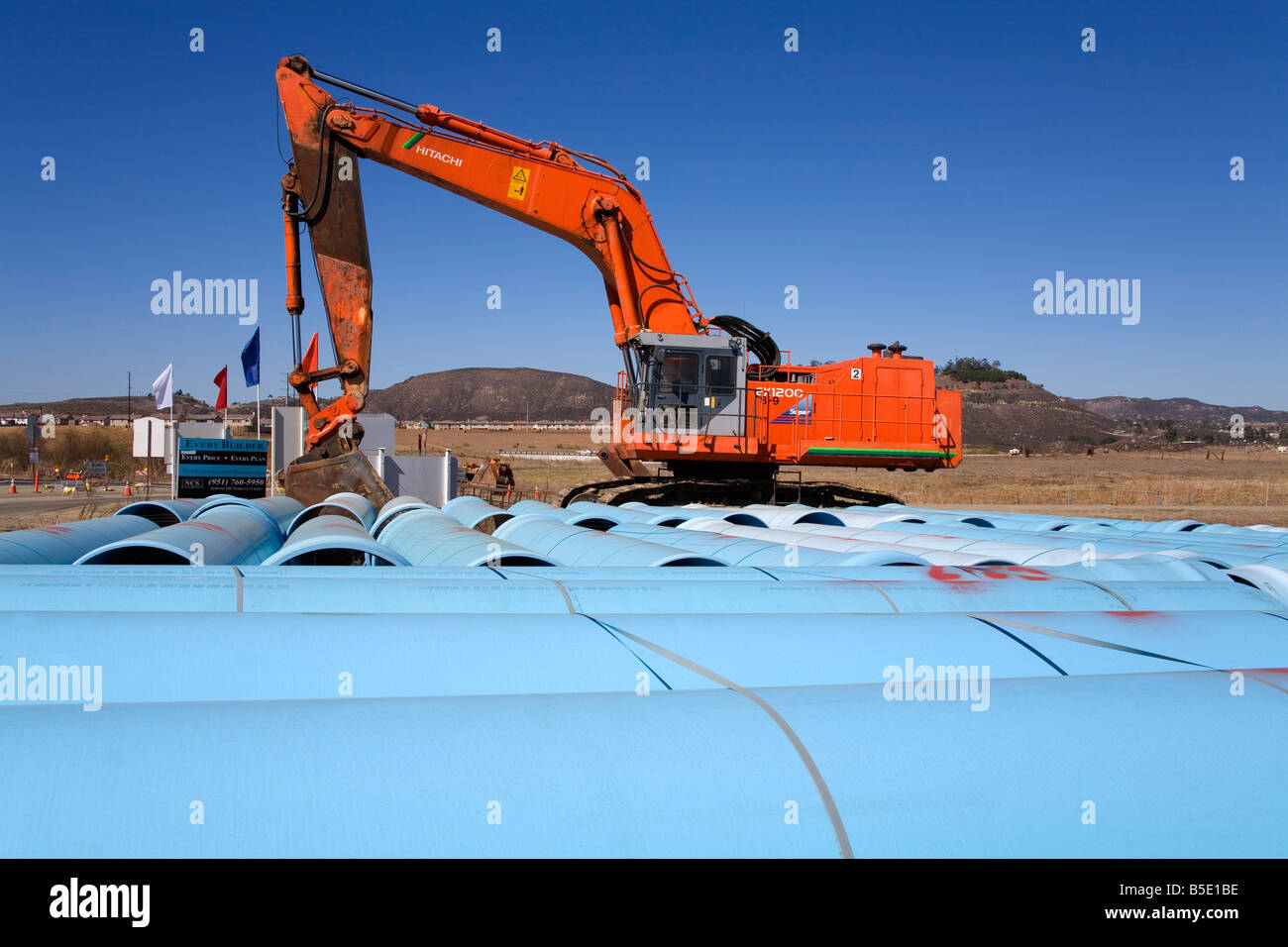 Pipe laying hi-res stock photography and images - Alamy
