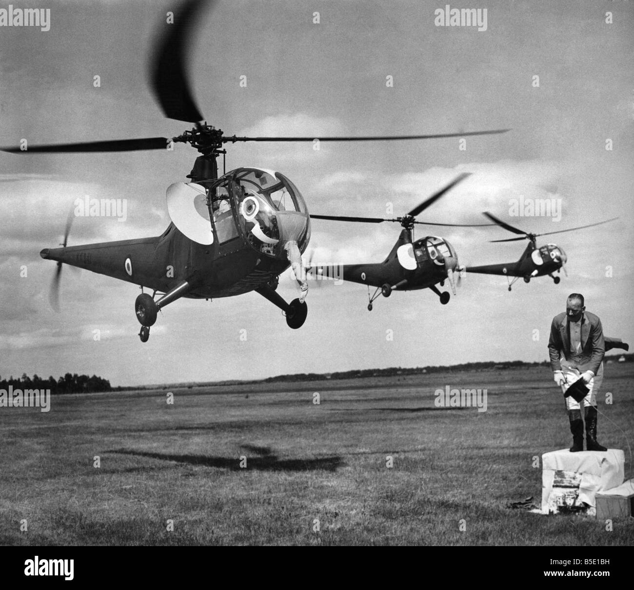 Farnborough Air Display Rehearsal for the Pink elephants' helicopter ...