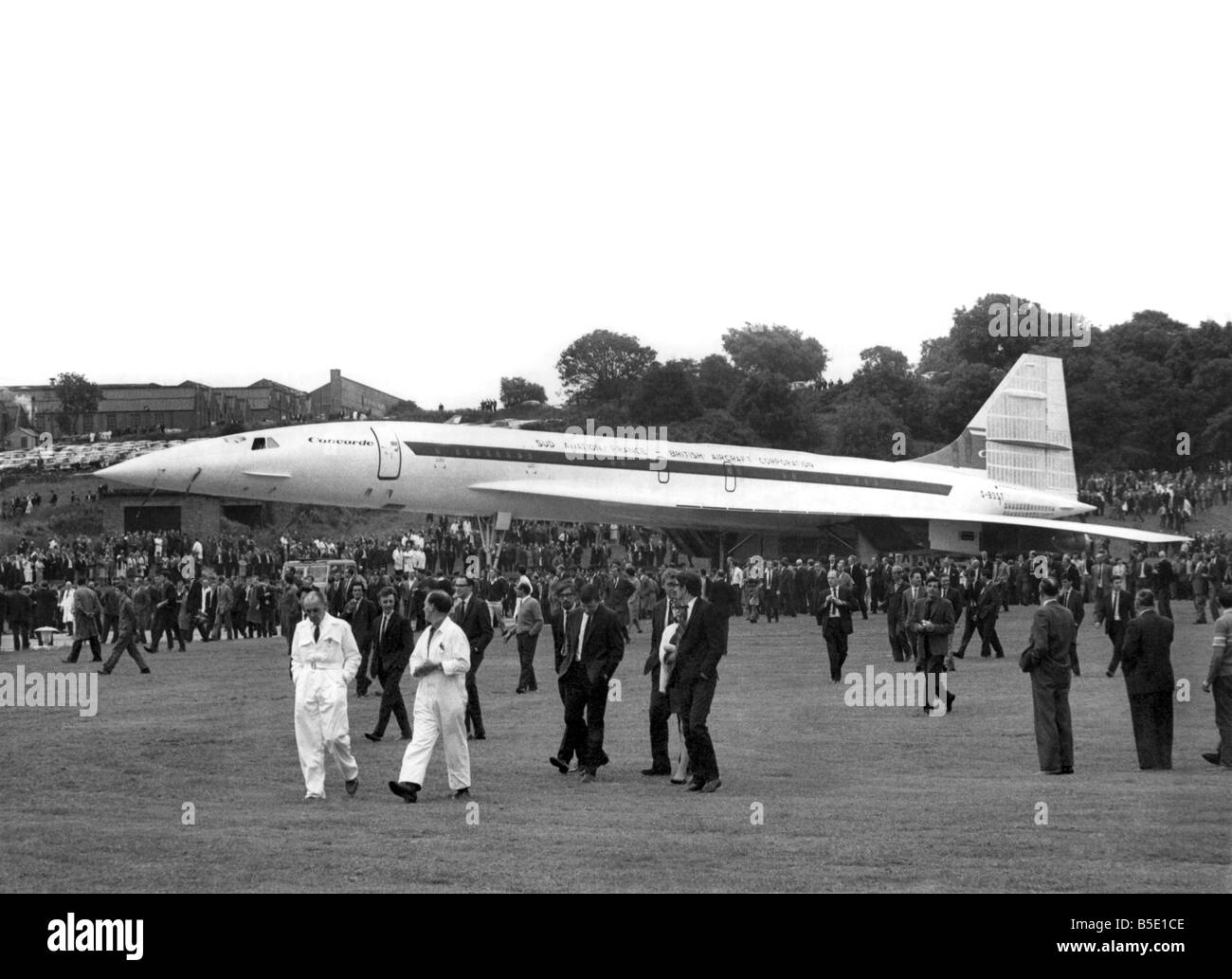 Concorde supersonic airliner 1960s hi-res stock photography and images ...