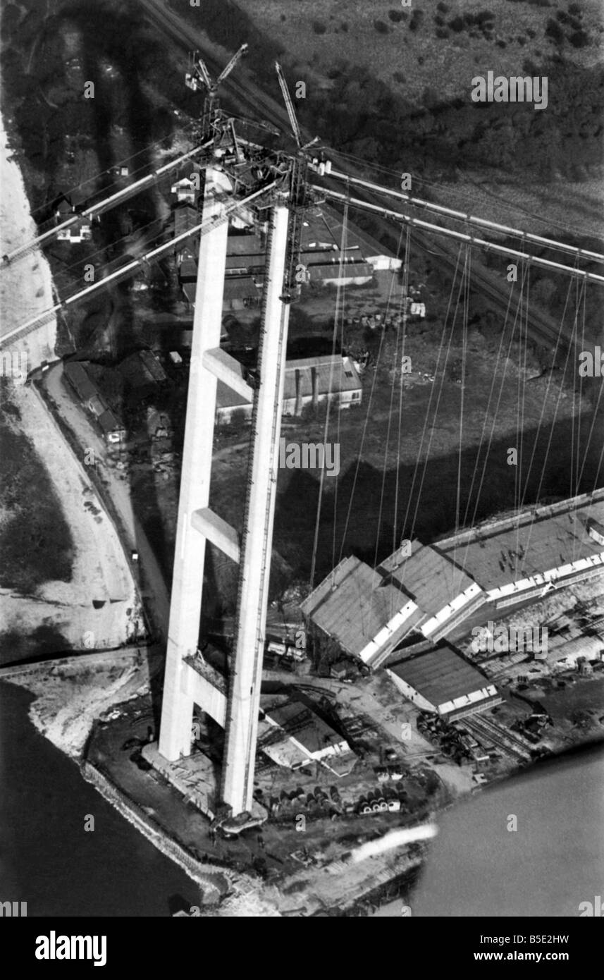 Men leapt for their lives owhen part of the new Humber Bridge collapsed ...