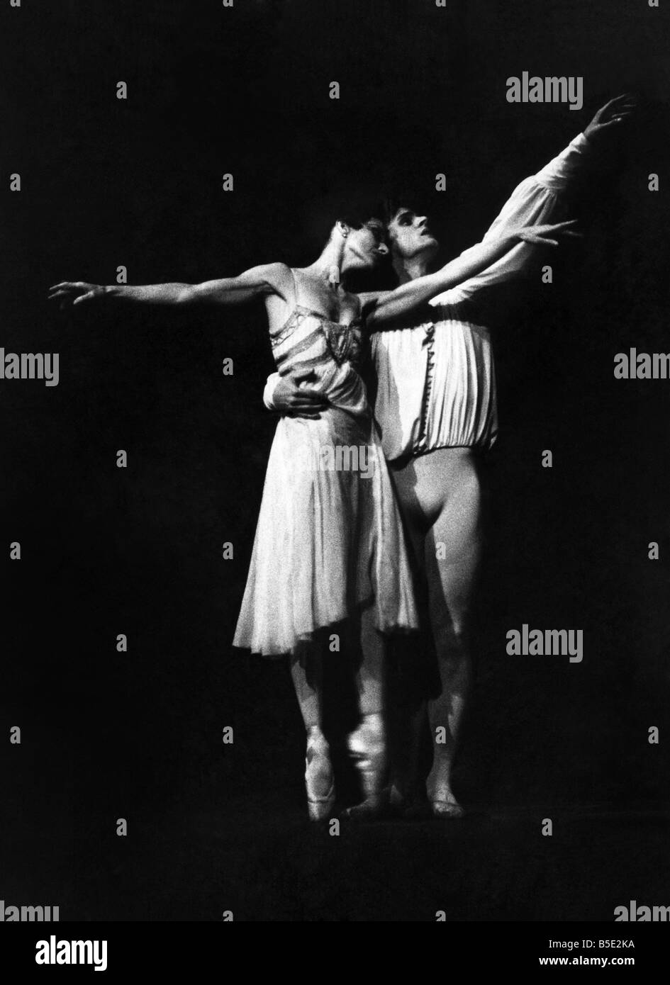 Russian ballet dancer mikhail baryshnikov Black and White Stock Photos ...