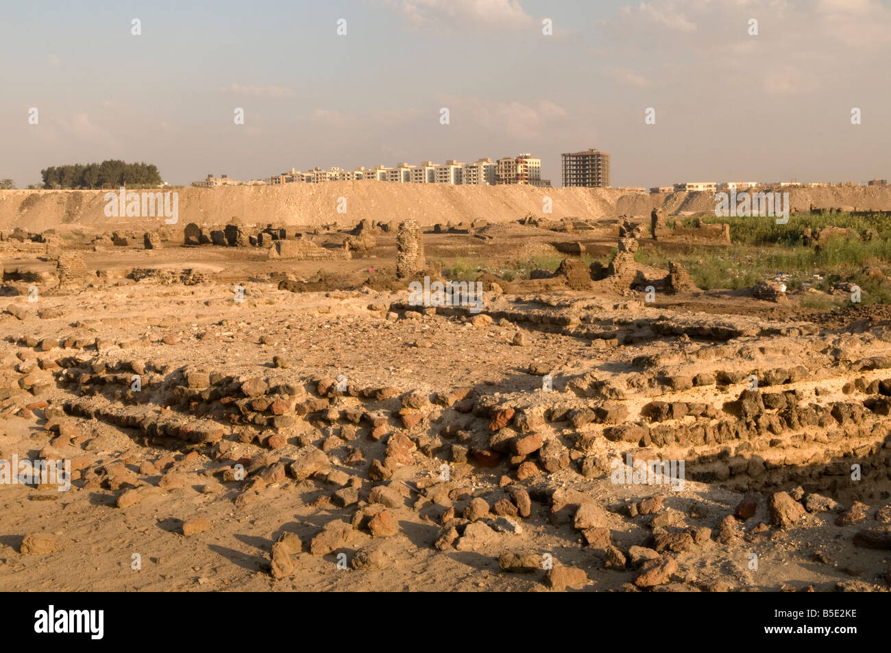 Fustat egypt ruins hi-res stock photography and images - Alamy