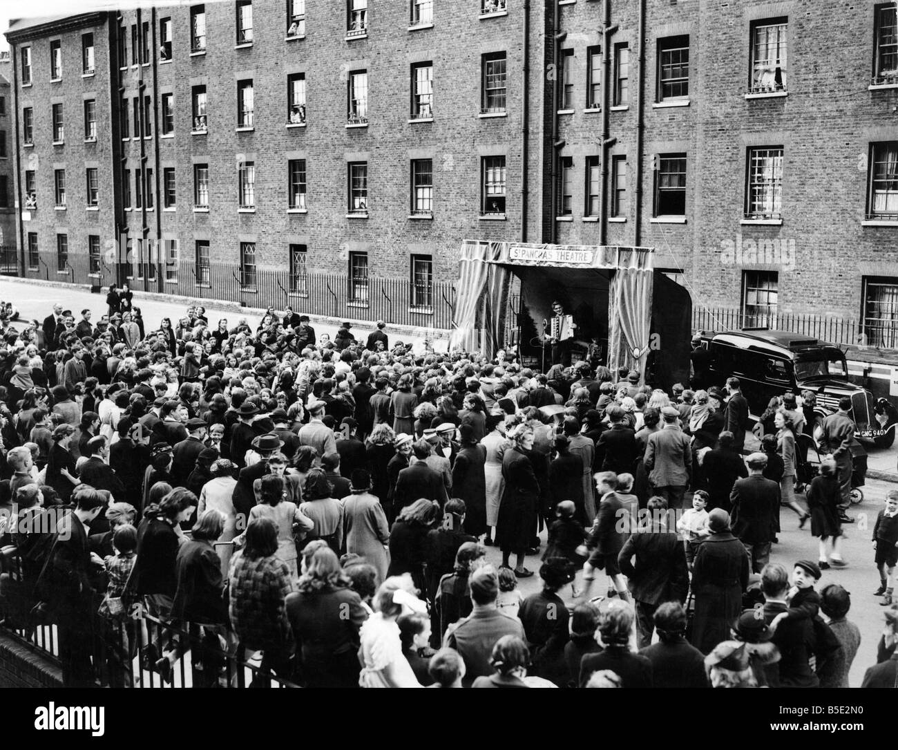 World war two street party Black and White Stock Photos & Images - Alamy