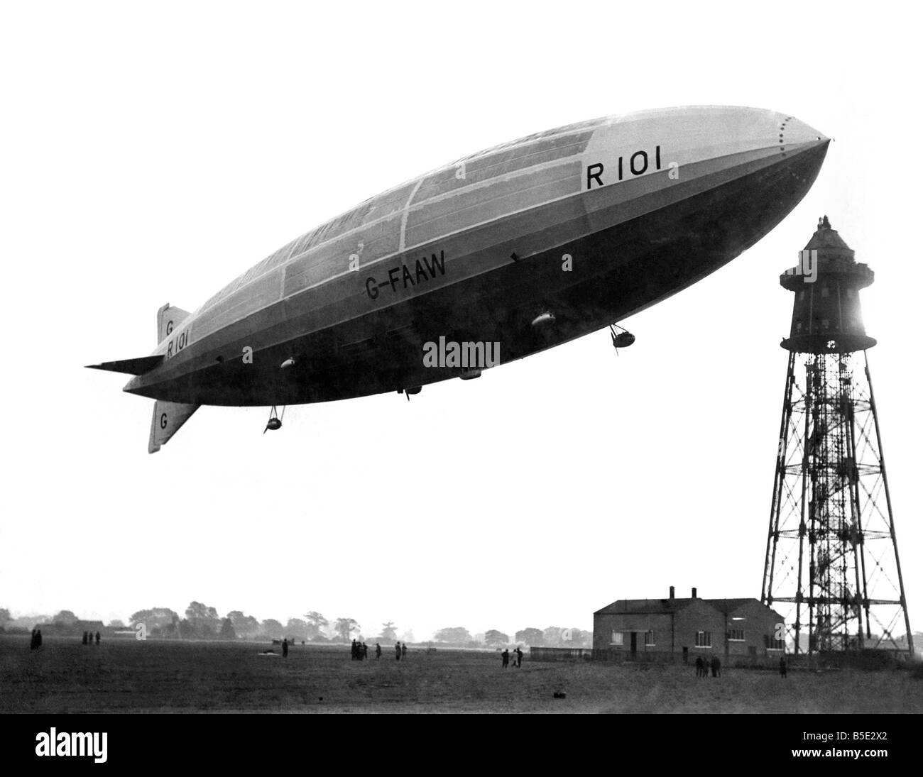 R101 Airship moored at Cardington, Befordshire. October 1929 Stock ...