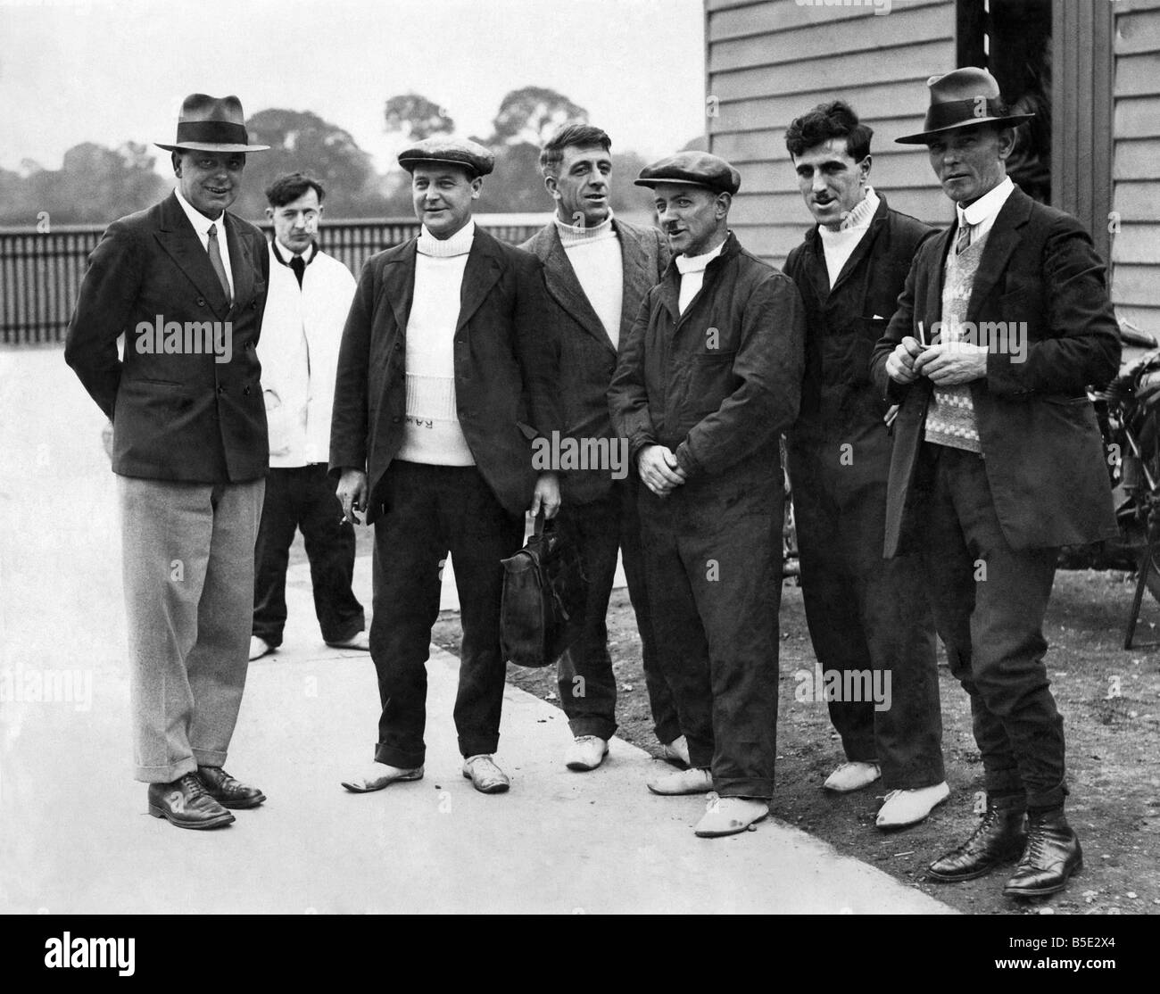 Crew of the R101 airship picture at Cardington in Bedfordshire. October ...
