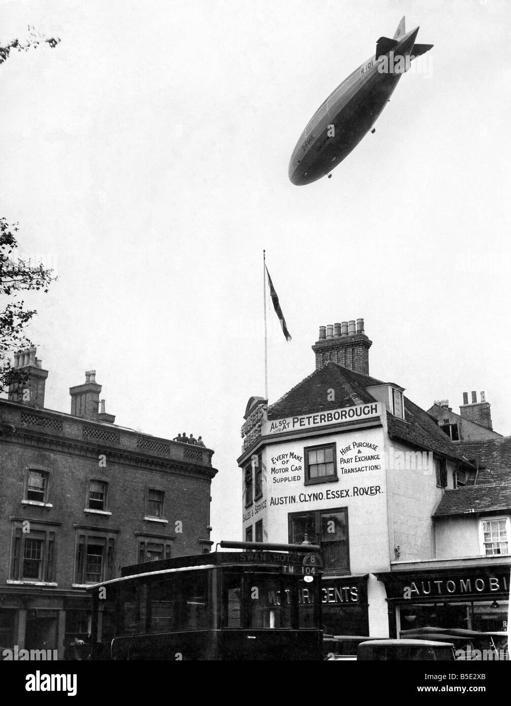 R101 Airship in flight over the town of Bedford October 1929 Stock ...