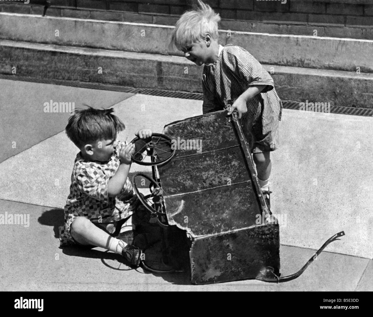 Old pram hi-res stock photography and images - Alamy