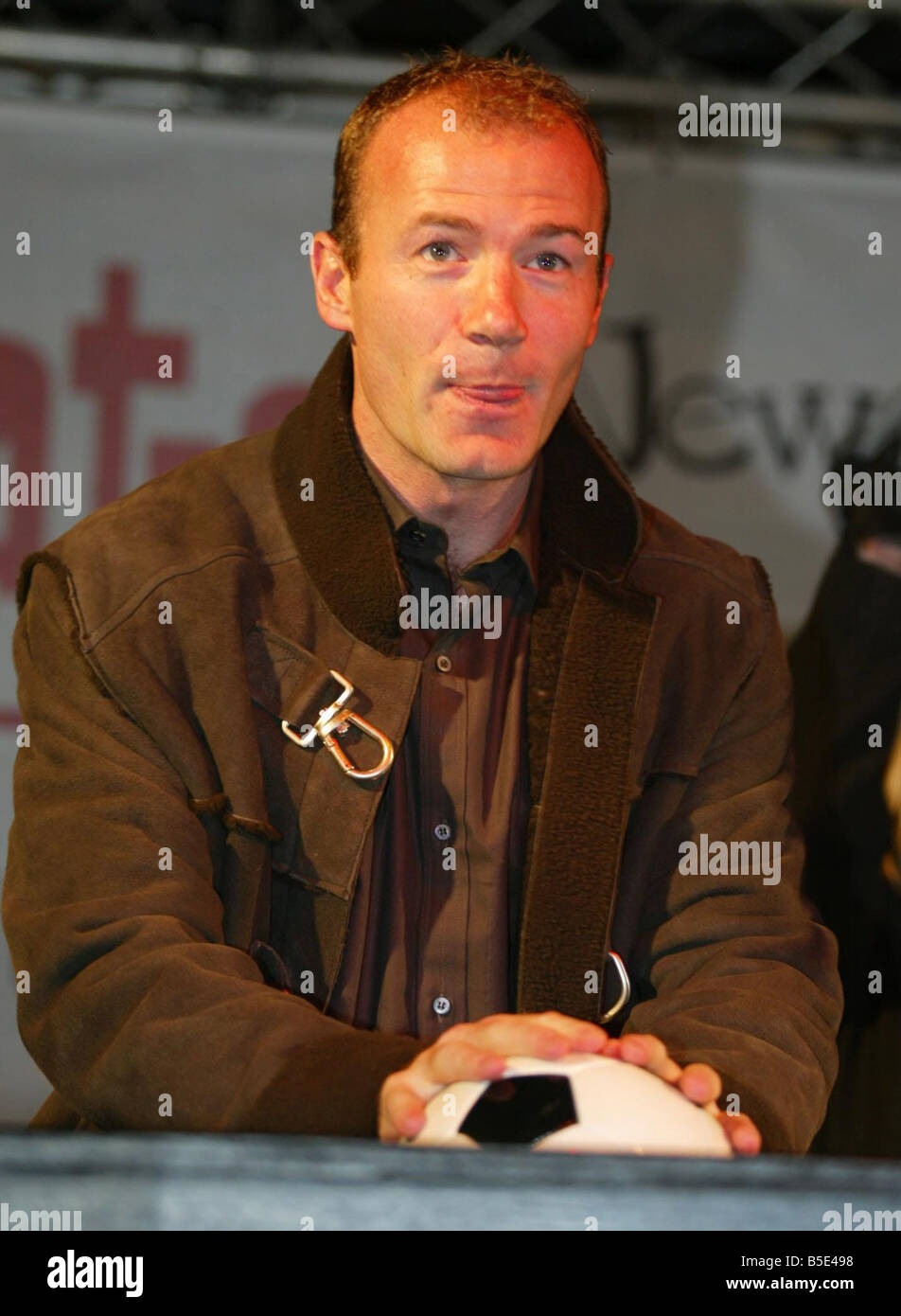 Alan Shearer switches on the Newcastle Christmas Lights November 2003 ...