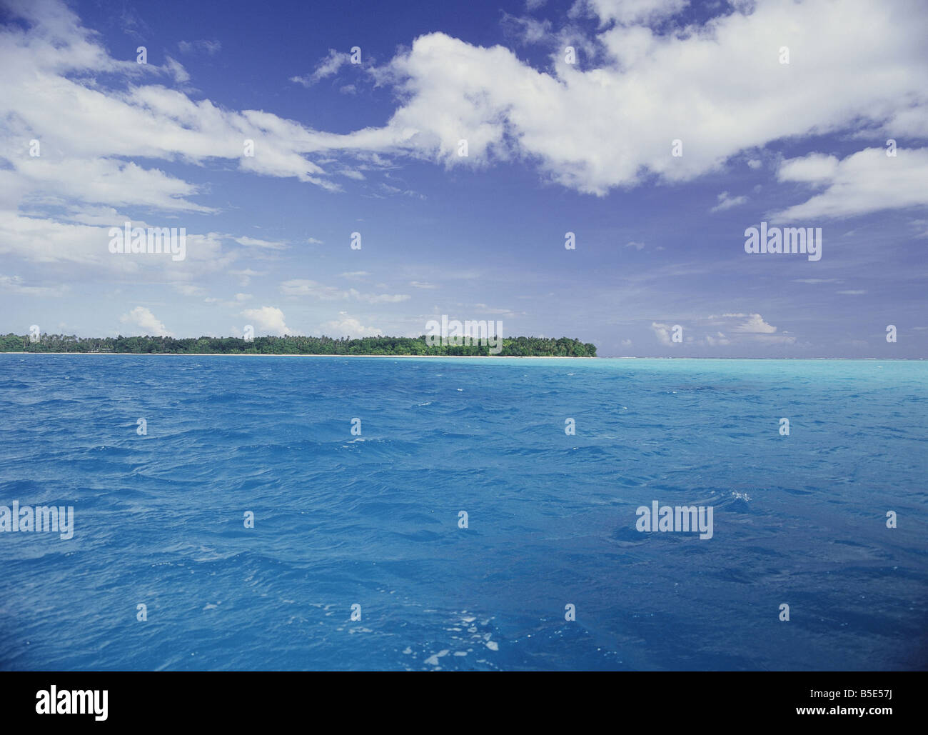 Cloud island hi-res stock photography and images - Alamy