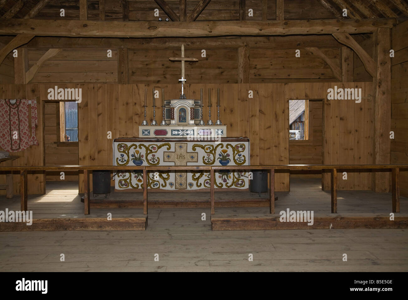 Missionary Kapelle/Church Altar at a Huron Indian Village in Midland ...