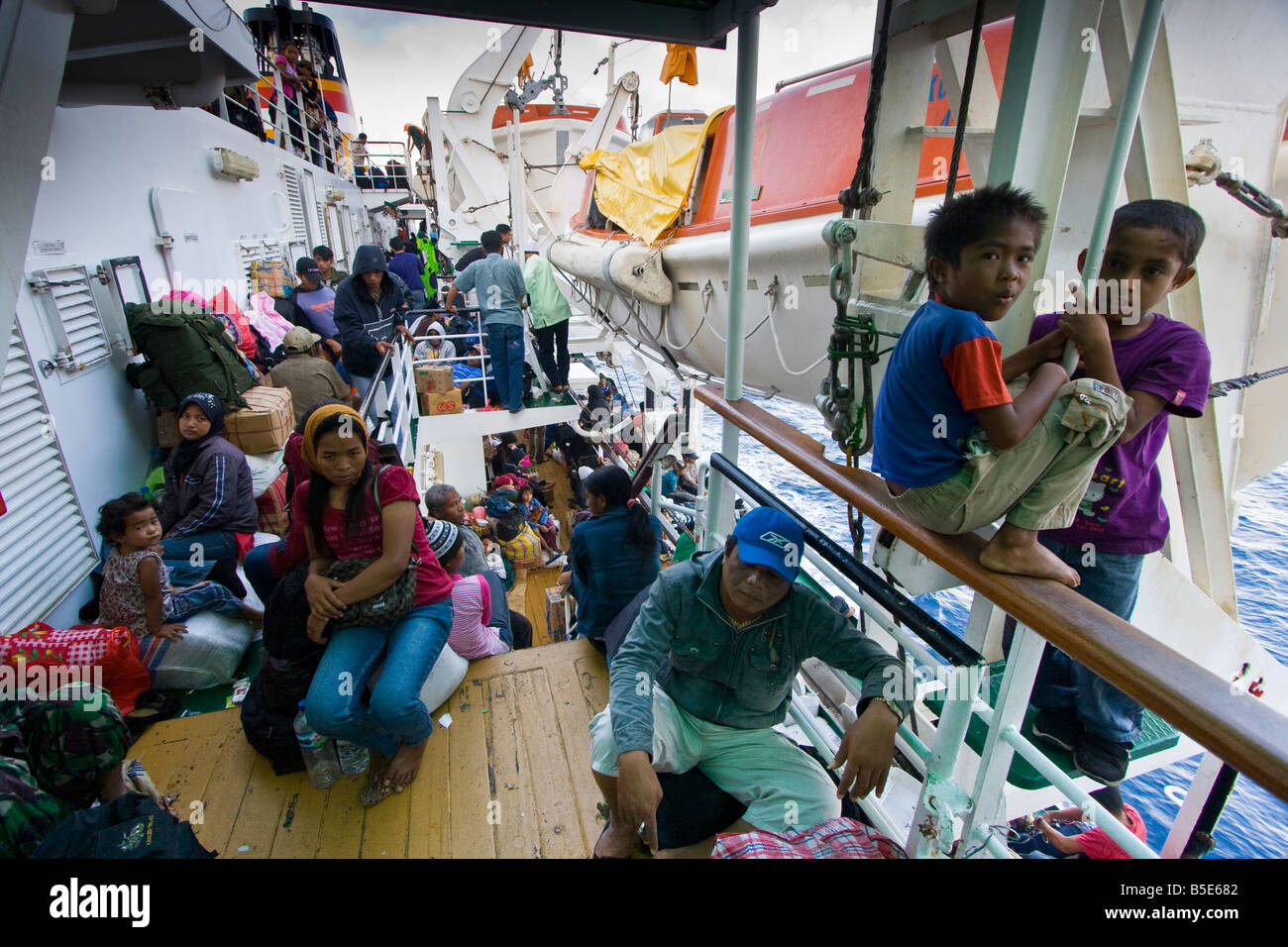 Cramped and Overcrowded PELNI Ferry in Indonesia Stock Photo - Alamy
