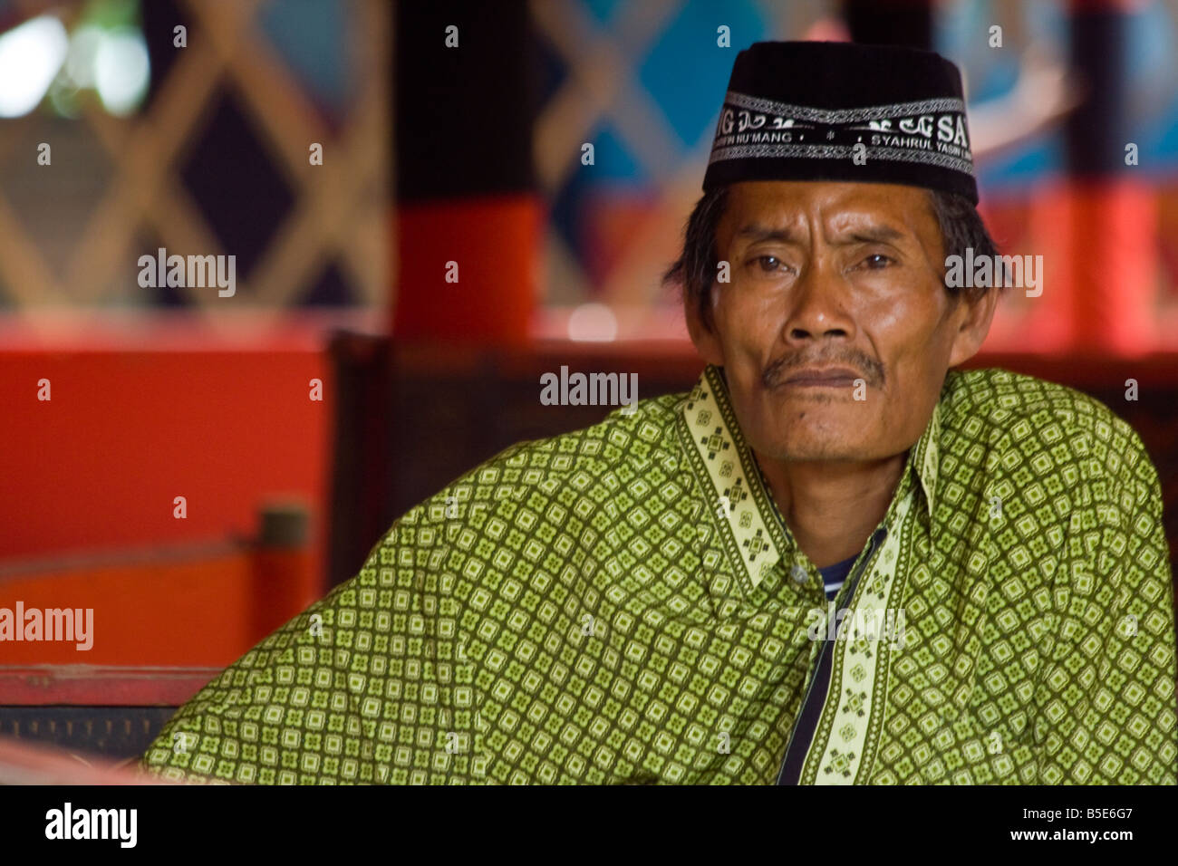 Indonesian old man smiling hi-res stock photography and images - Alamy