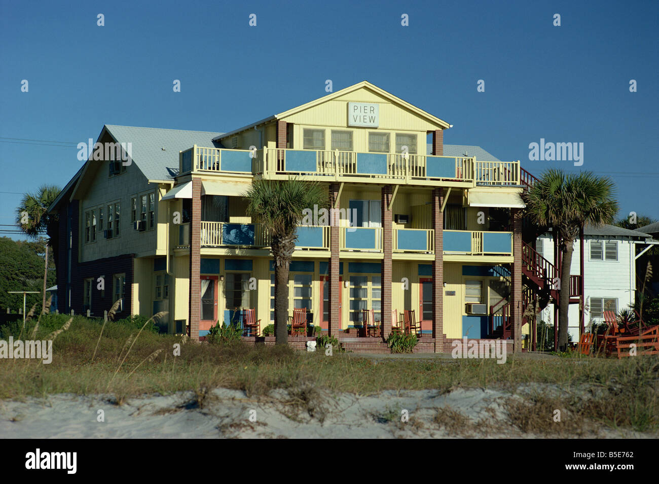 Beachhouse view hi-res stock photography and images - Alamy