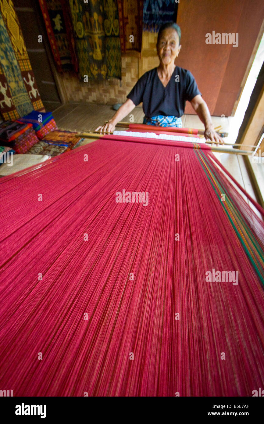 Ikat weaving indonesia hi-res stock photography and images - Alamy