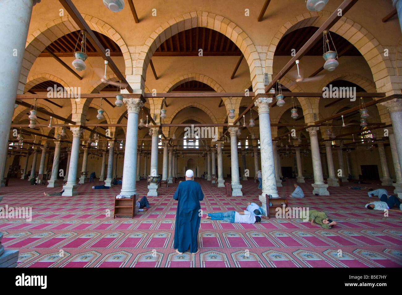 Mosque cairo pillar architecture hi-res stock photography and images ...