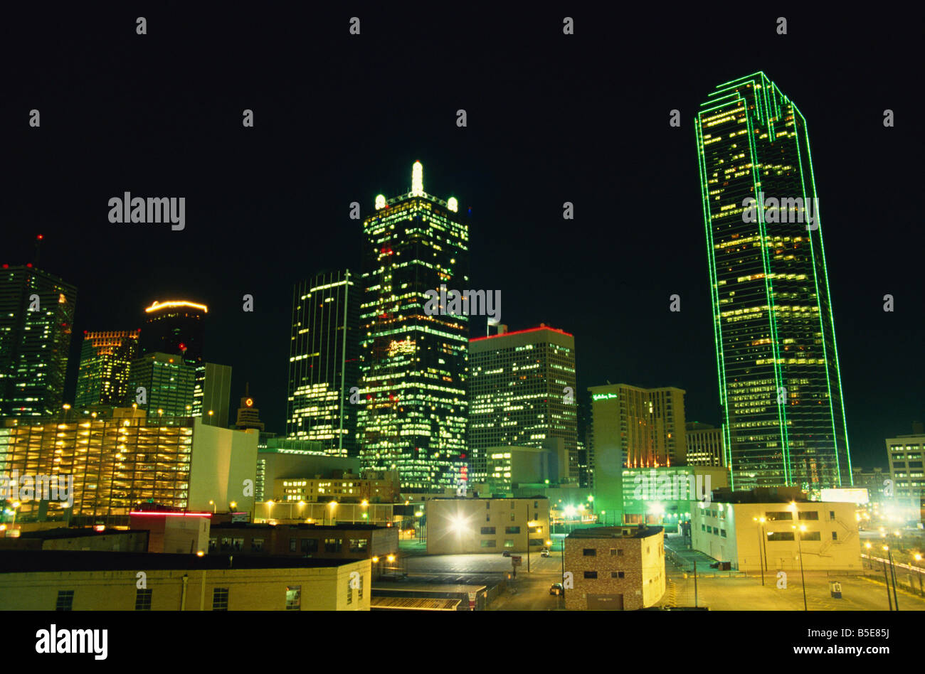 Dallas city lights hi-res stock photography and images - Alamy