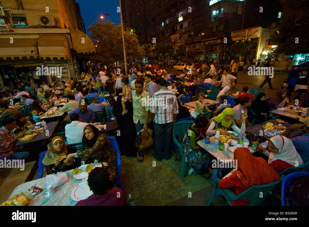 Crowd Outside Gad Restaurant during Ramadan in Downtown Cairo Stock ...