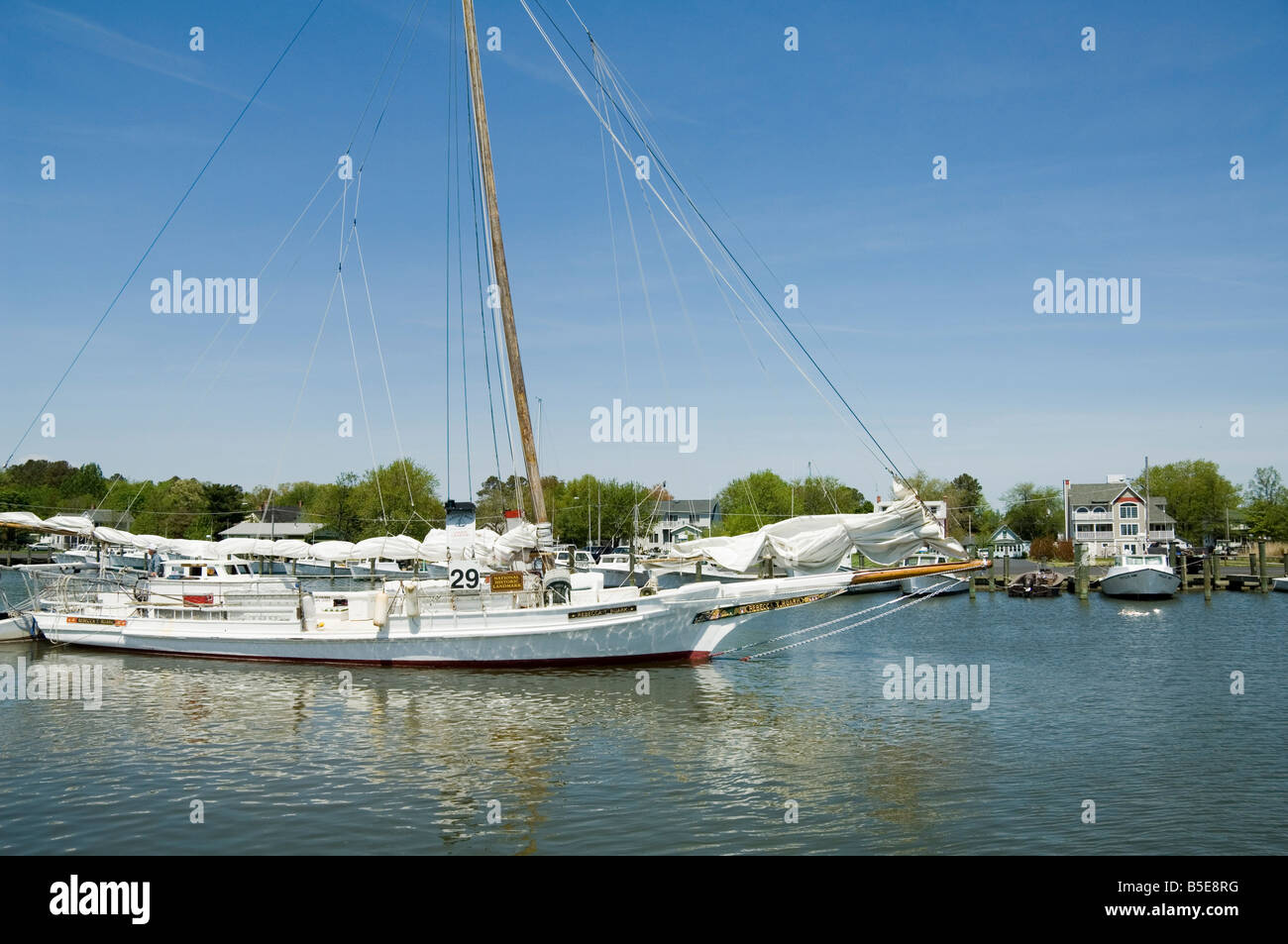 Usa maryland tilghman island skipjacks hi-res stock photography and ...