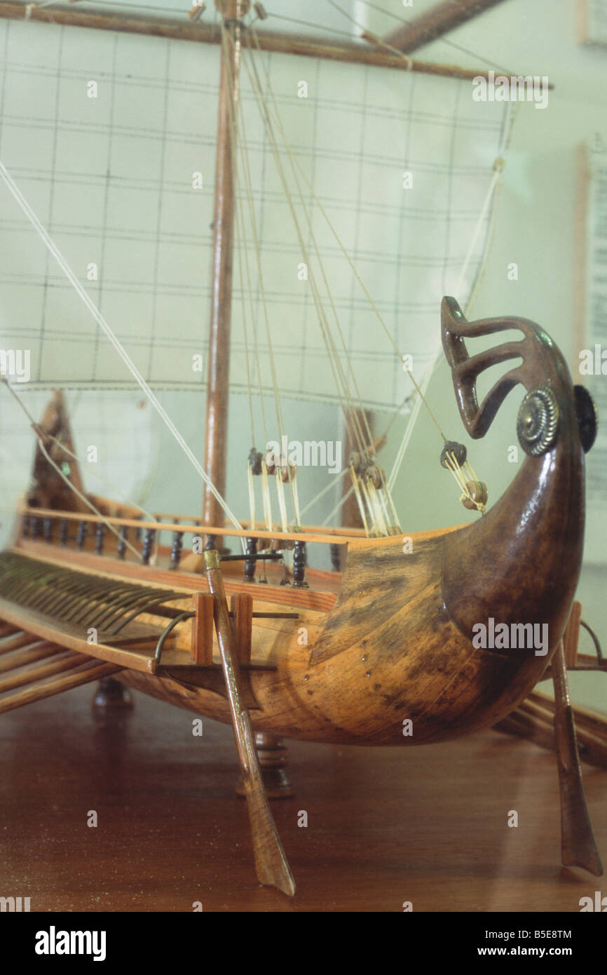 Minoan ship model hi-res stock photography and images - Alamy