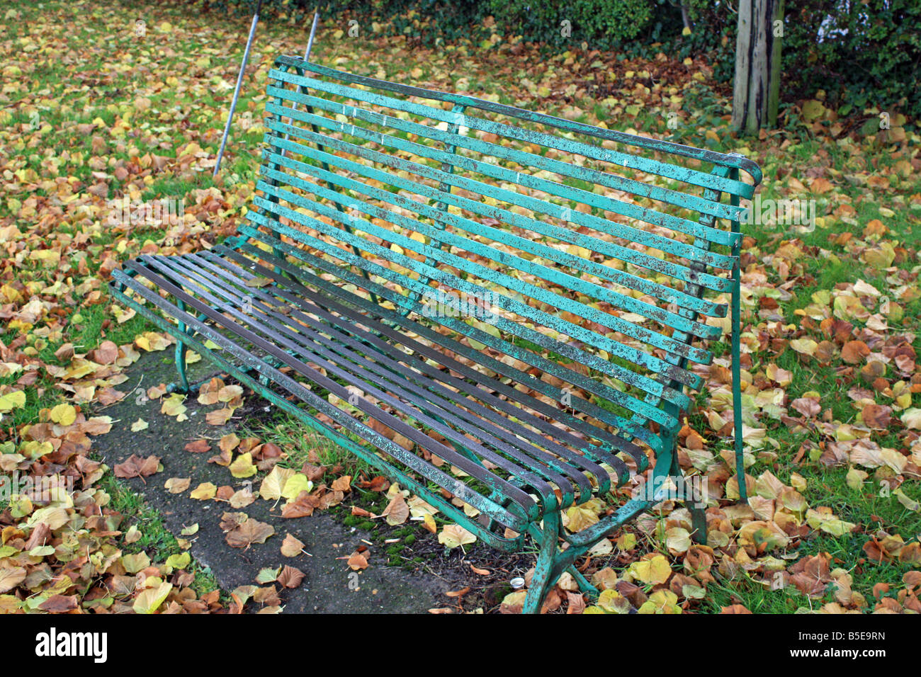 Rustic park bench Stock Photo - Alamy